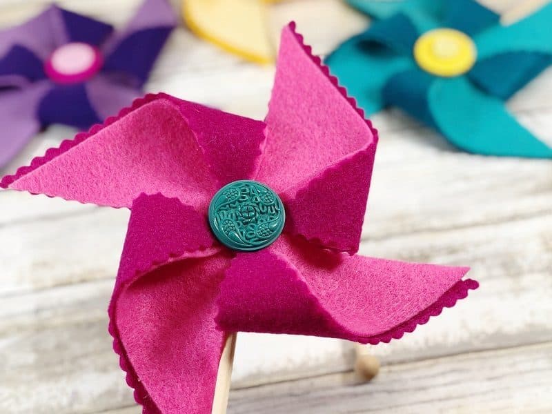 Colorful Pinwheels for Summer let's Craft with the Kiddos
