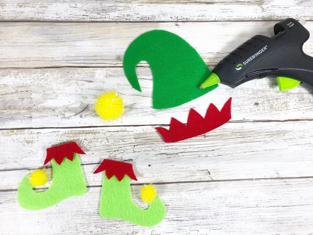 Elf Clothesline Garland with FREE Printable