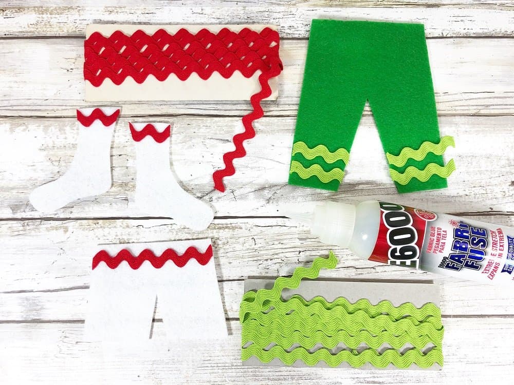 Elf Clothesline Garland with FREE Printable