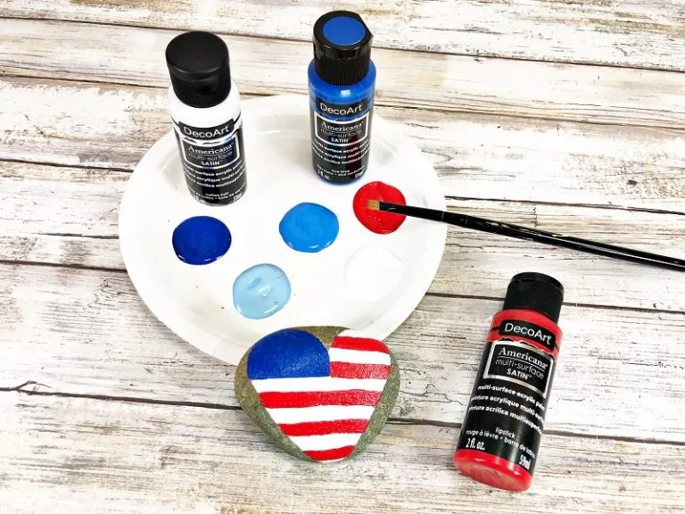 Patriotic Painted Rocks to Celebrate America