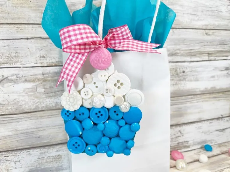 Button Art for Children A Cupcake Gift Tag