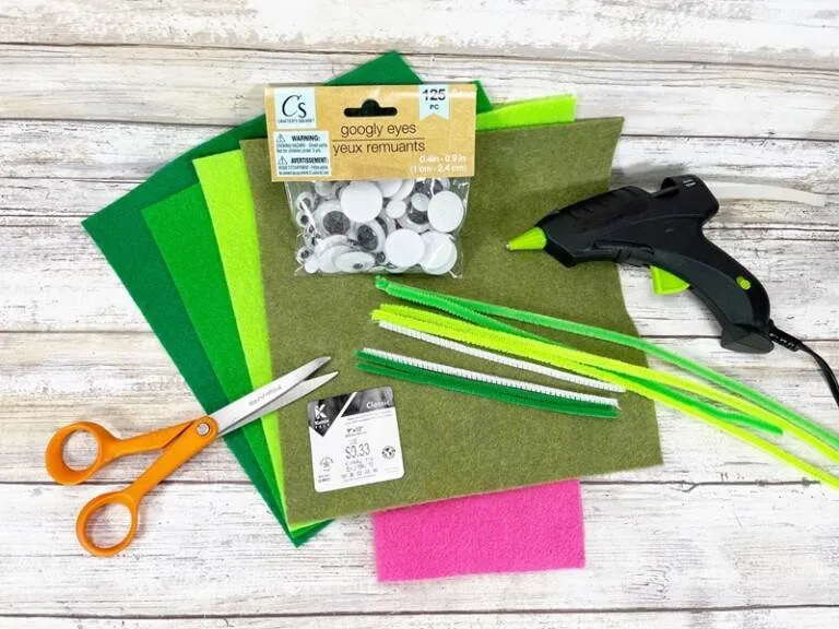 Felt Shamrock Pocket People