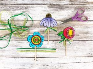 Doodle Flower Cupcake Toppers with a FREE Printable
