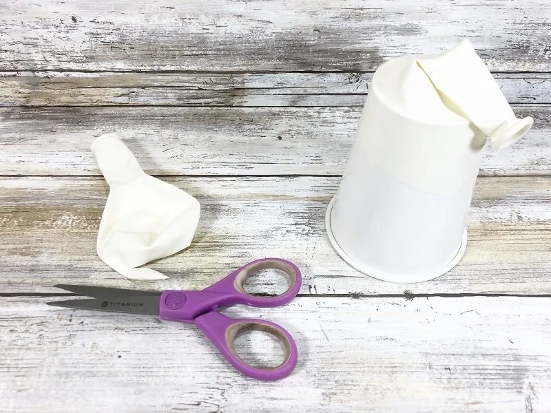 Snowman Pom Pom Poppers for Indoor Snowball Fights