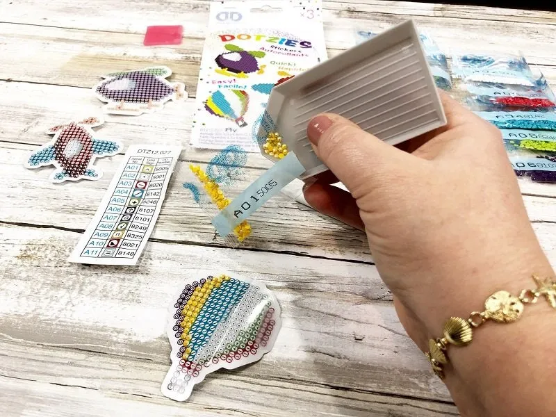 Diamond Dotz Beginners Guide Saving Extra Dotz Creatively Beth | Creatively Beth