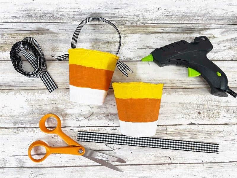 Free Printable Ghost Tags for Candy Corn Treat Cups