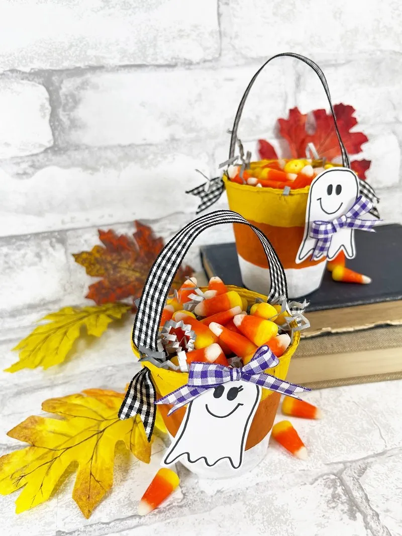 Free Printable Ghost Tags for Candy Corn Treat Cups