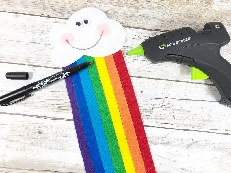 Easy Felt Rainbow Bookmark