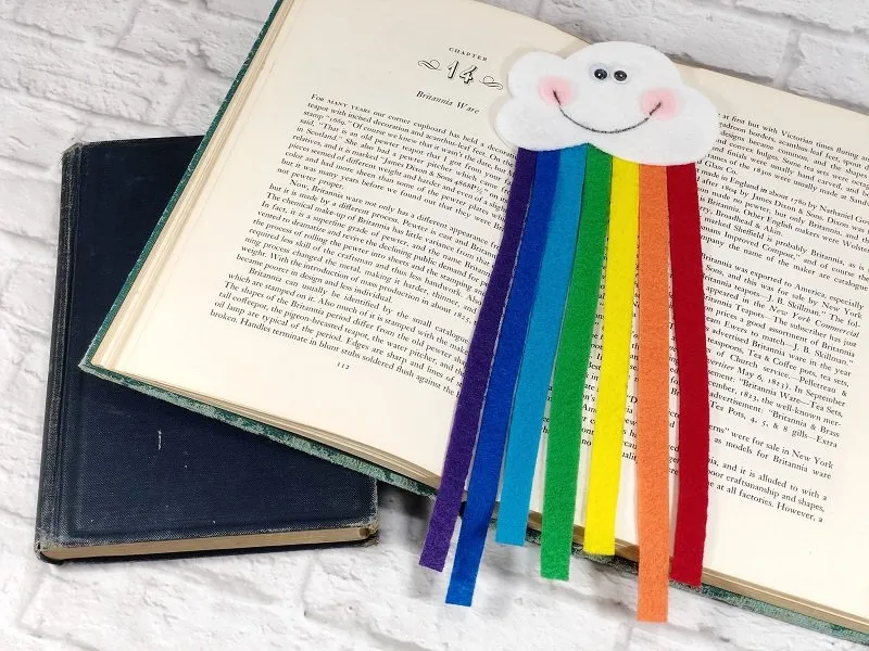 Easy Felt Rainbow Bookmark