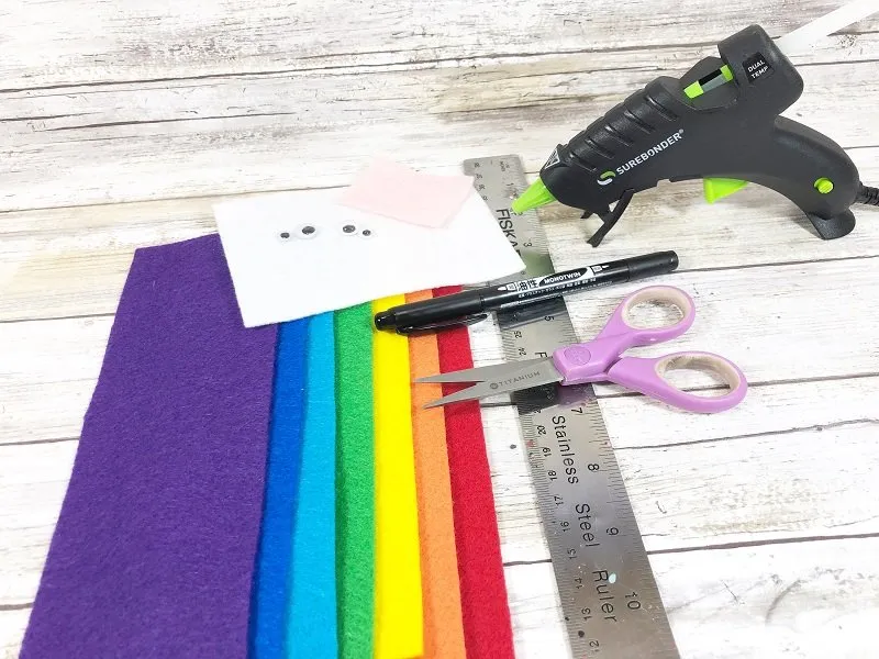 Easy Felt Rainbow Bookmark