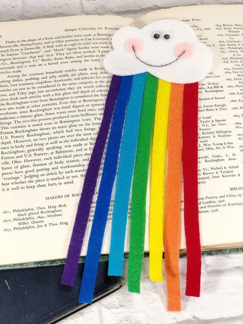 Easy Felt Rainbow Bookmark
