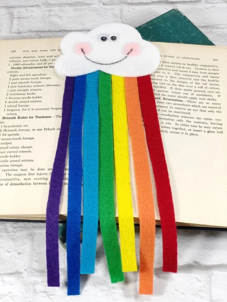 Easy Felt Rainbow Bookmark