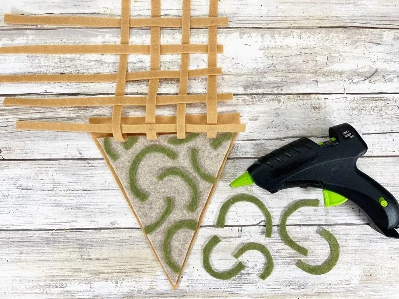 DIY Thanksgiving Pie Banner with Kunin Felt