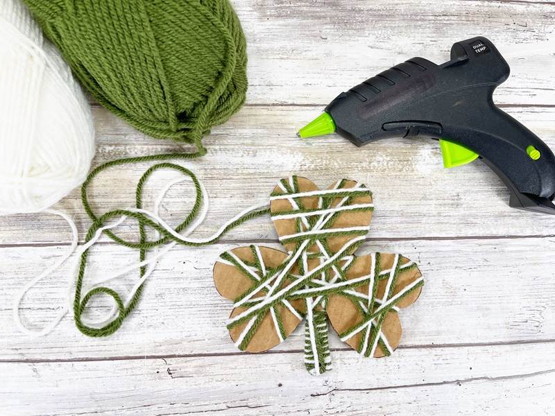 Dollar Tree Yarn Wrapped Shamrock Craft Stick Sign